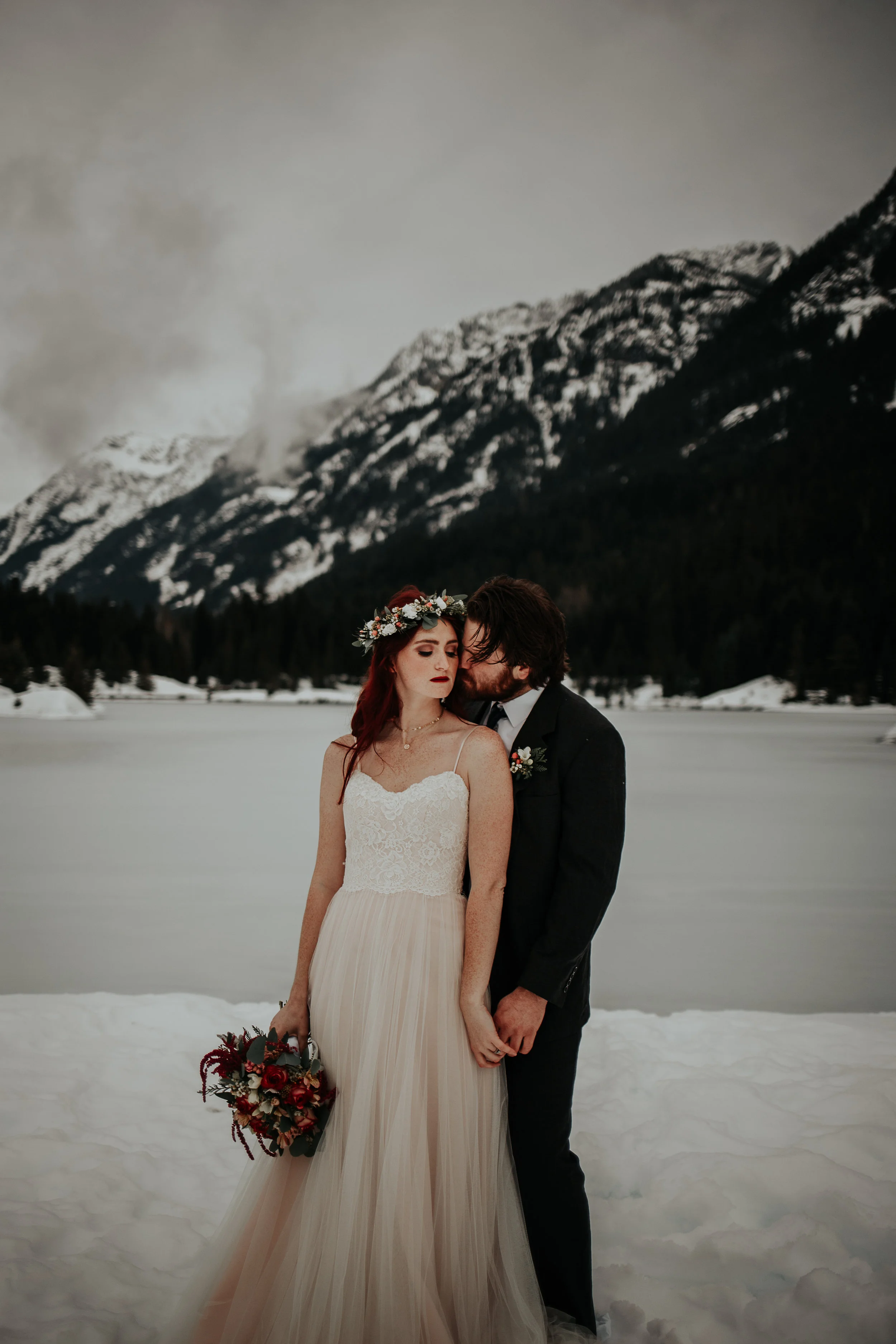 Makenzi+Daniel | Gold Creek Pond Winter Elopement | Seattle Elopement ...