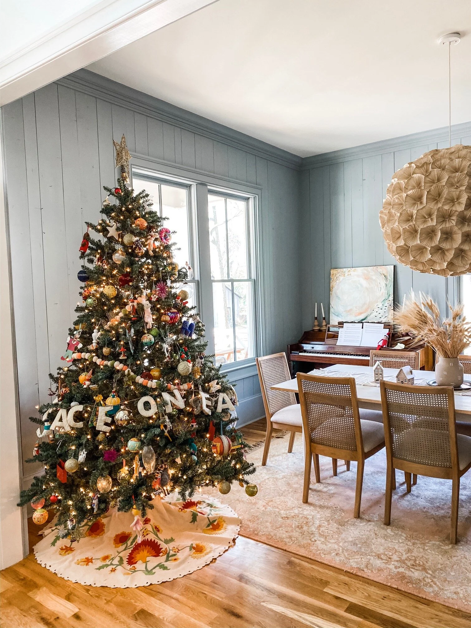 Holiday Home Tour 2019 — Lesley W Graham