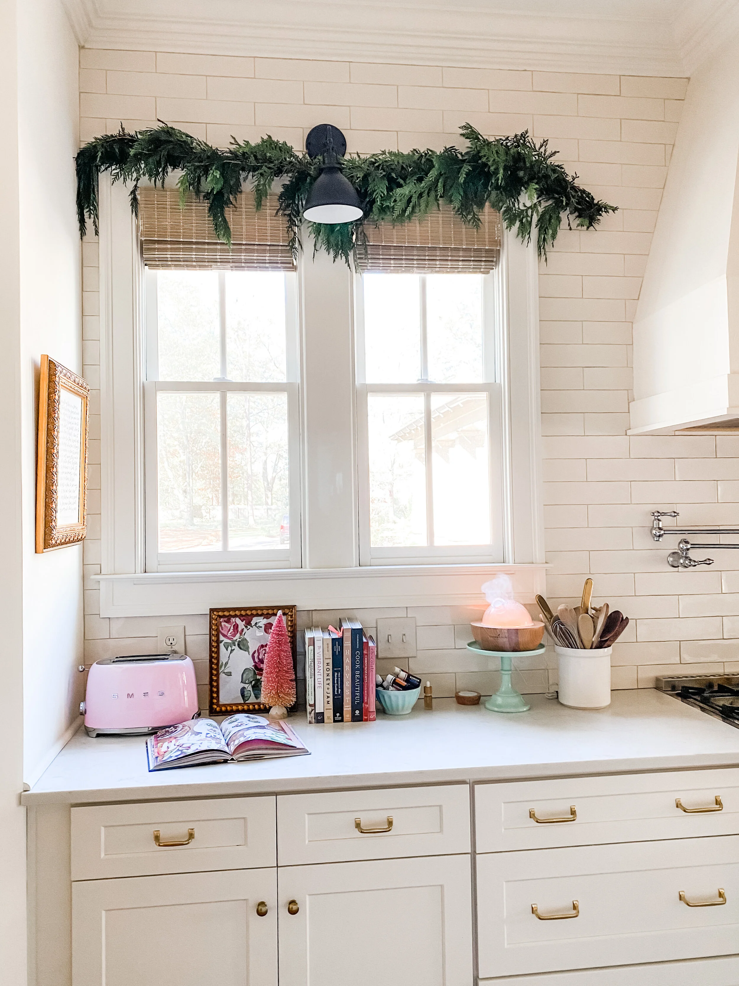 Holiday Home Tour 2020 — Lesley W Graham