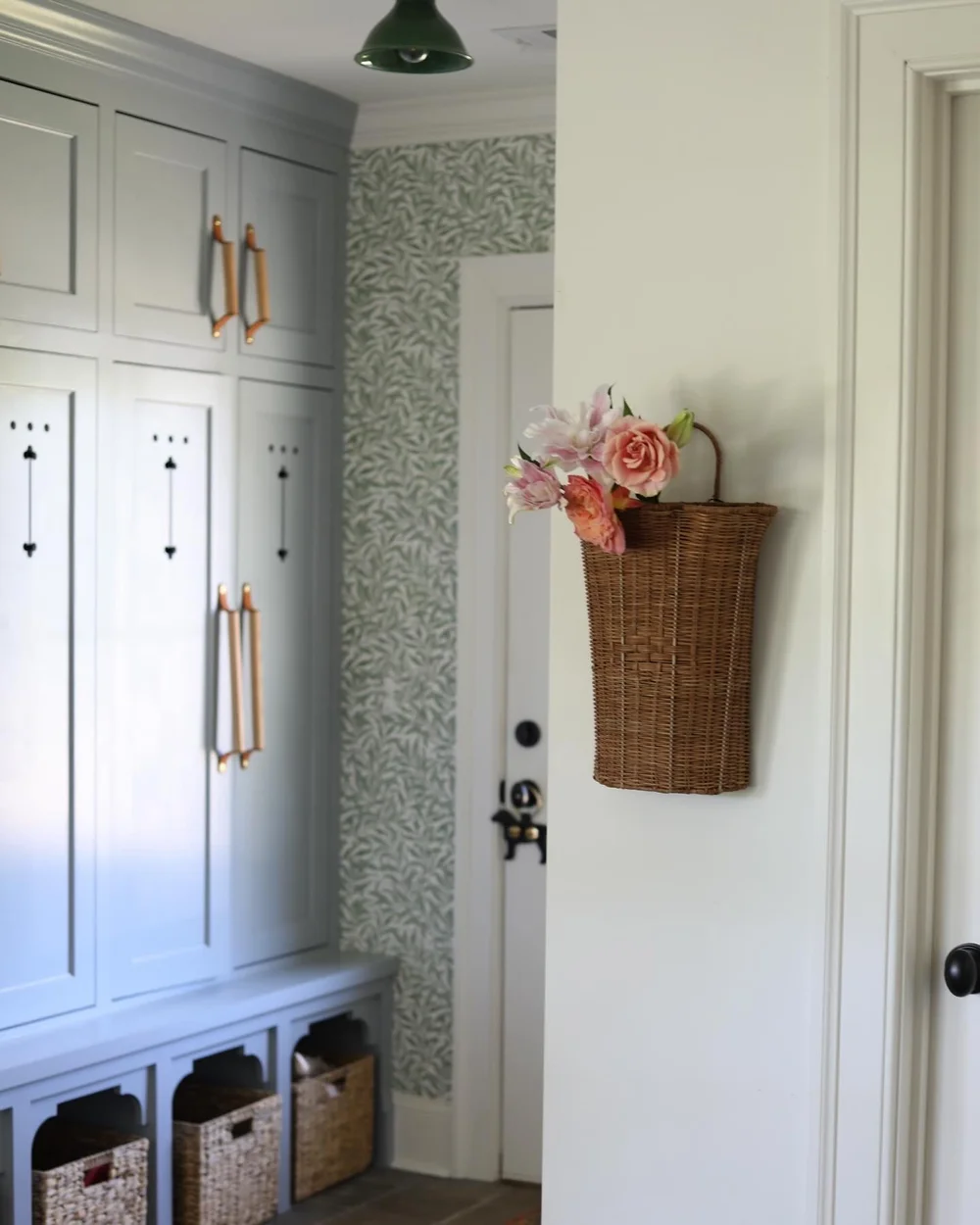 Summer Magnolia — Lesley W Graham