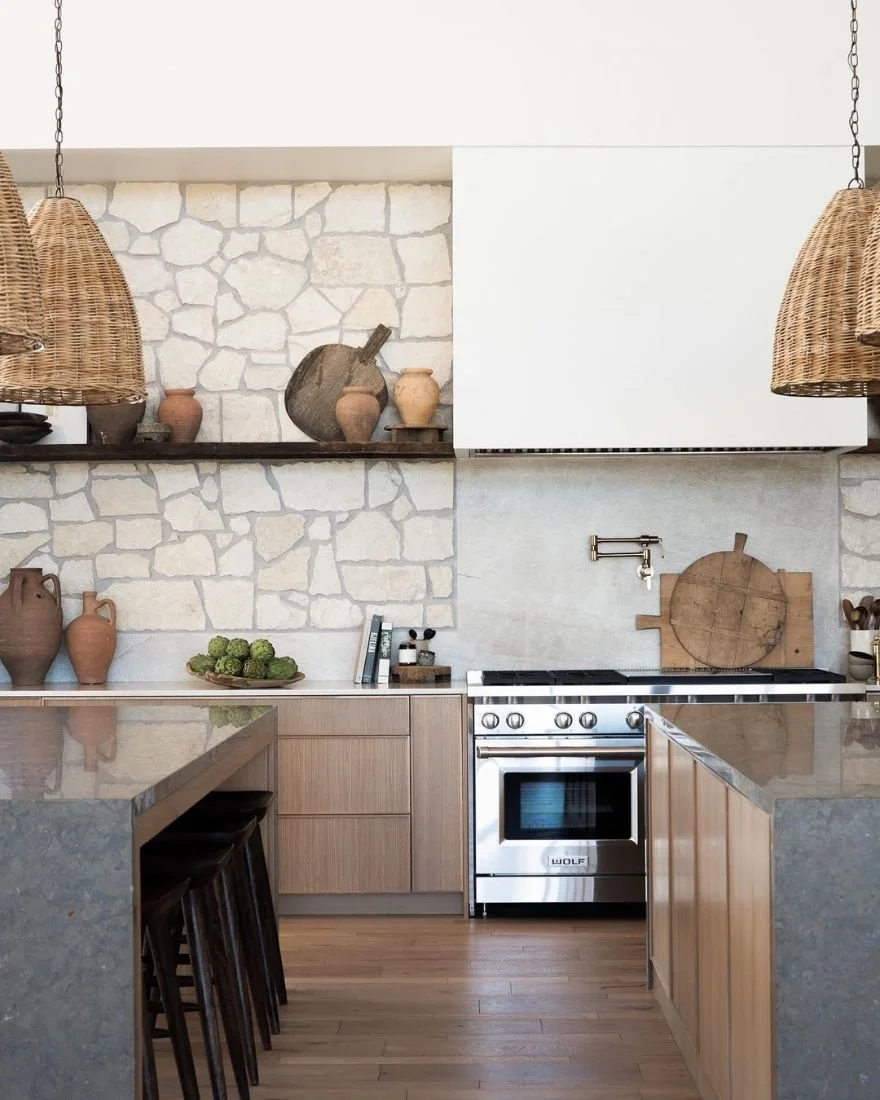 Stone Backsplash Inspiration - Design Trend Round Up — Farmhouse Living
