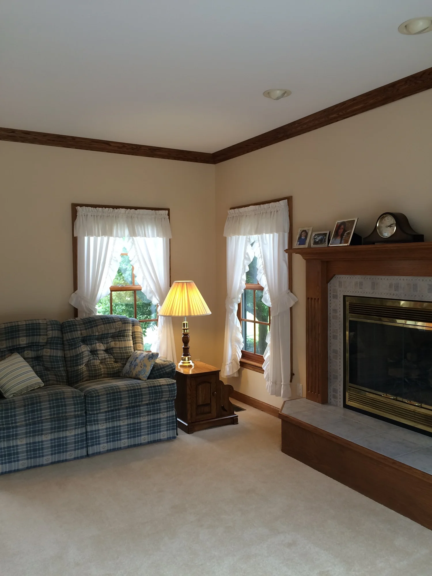 How to update an oak fireplace + trim and LOVE it! — COPPER CORNERS