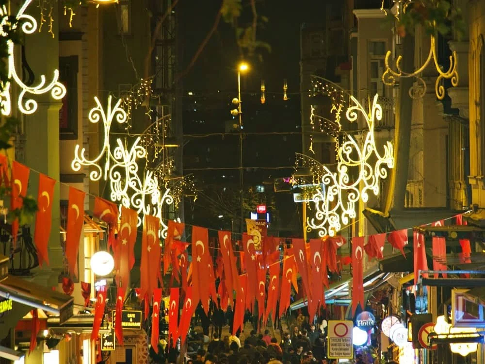Christmas in Istanbul - All You Need to Know for a Magical Stay — Mog ...