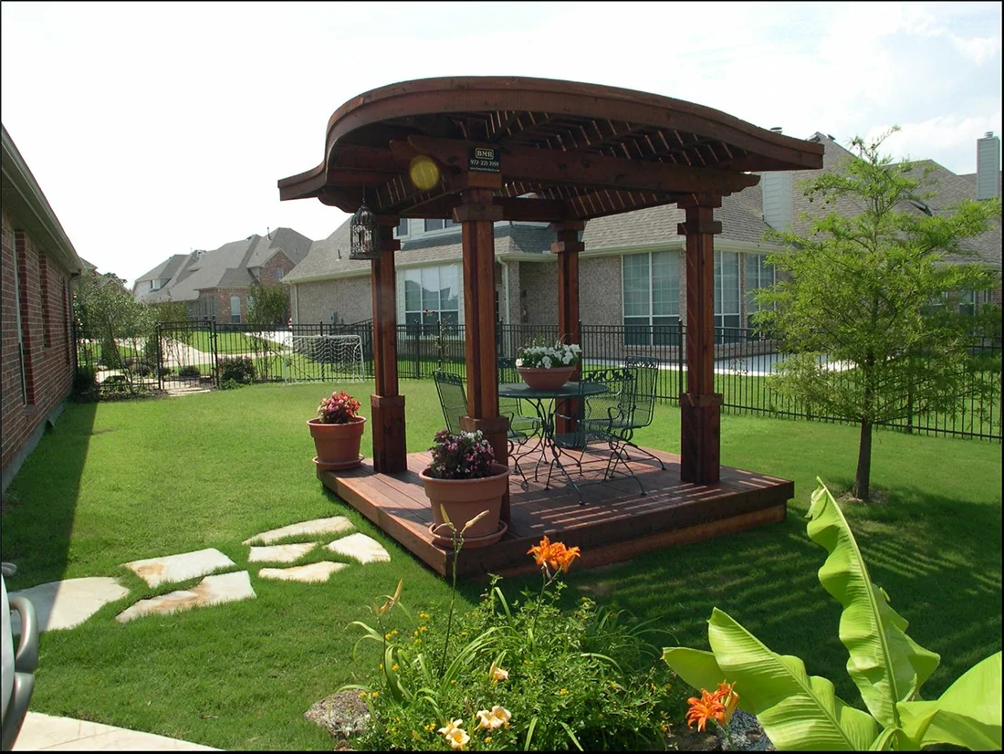 Outdoor Living - BMR Pool & Patio