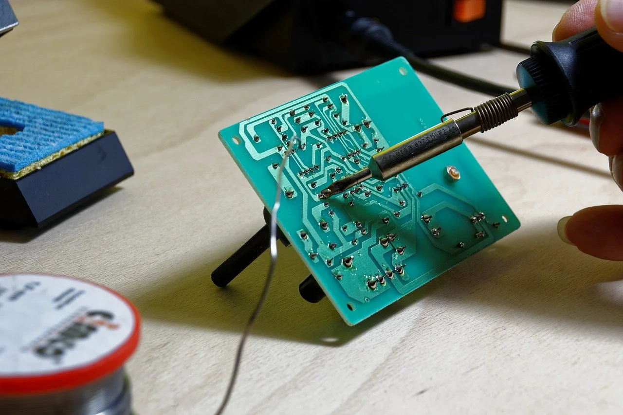 Class-Electronics Soldering — Maker Works