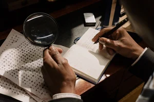 Cloak and Swagger: The History behind Sherlock Holmes' Iconic Look ...