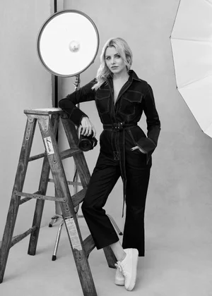 FASHION & BEAUTY PHOTOGRAPHER — Lara Jade