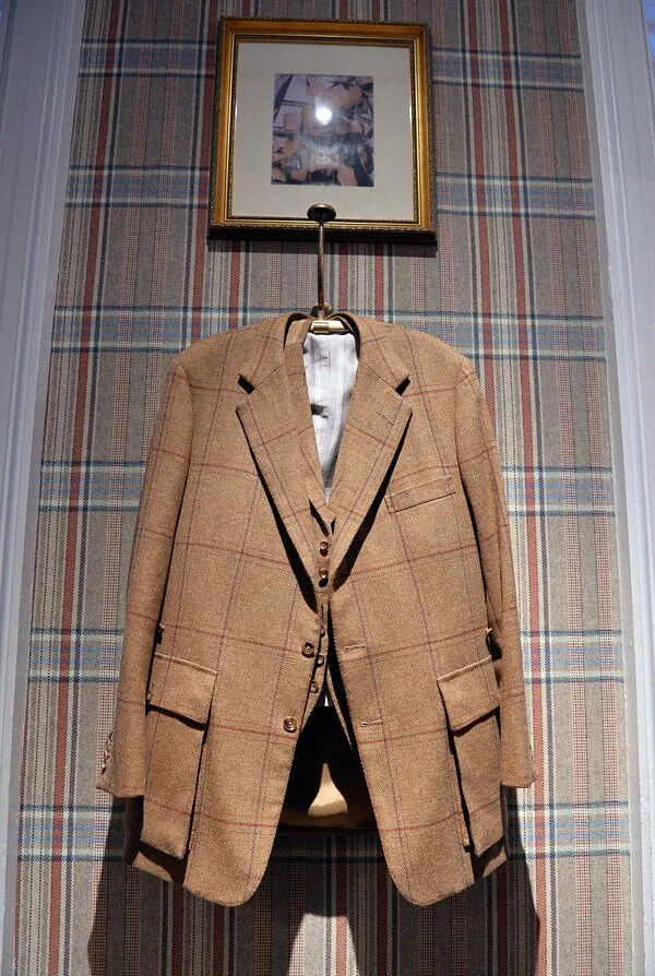 Huntsman bespoke tweed service — The Rakish Gent