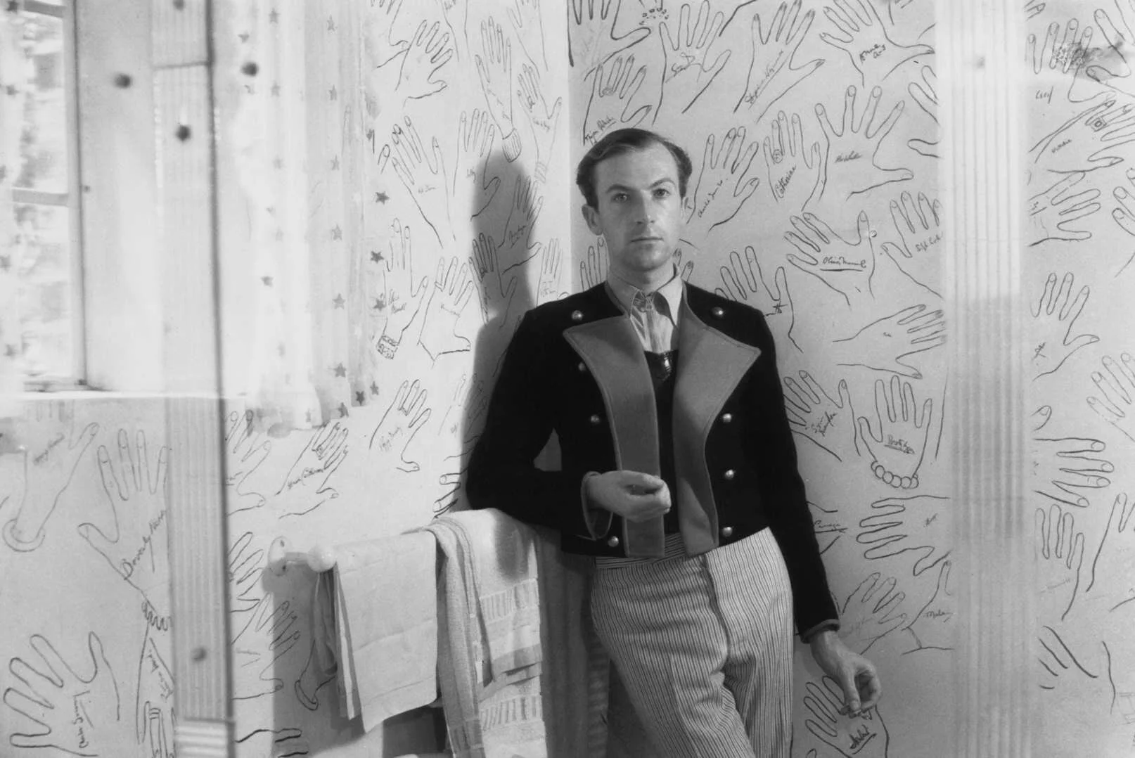 PROFILE: Mr Cecil Beaton — The Rakish Gent