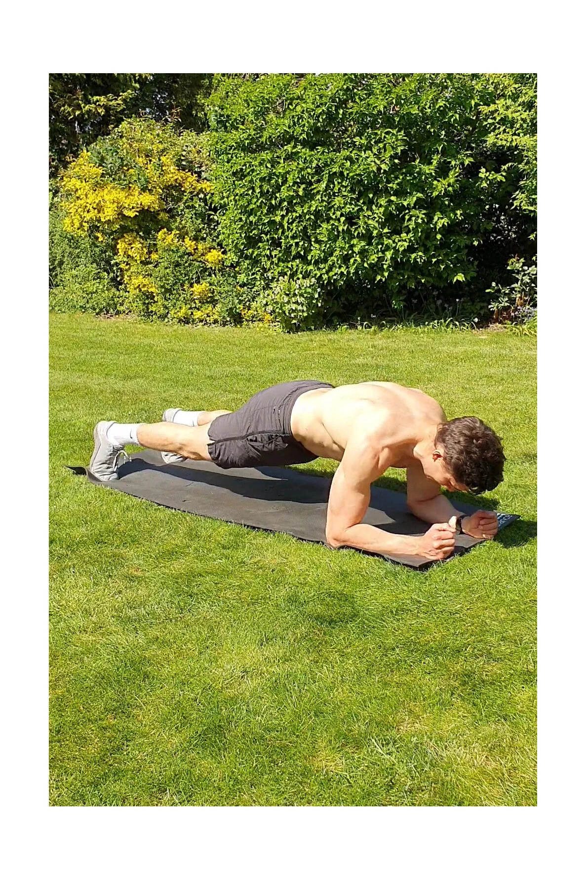 At home abs workout no equipment with personal trainer and model Rory ...