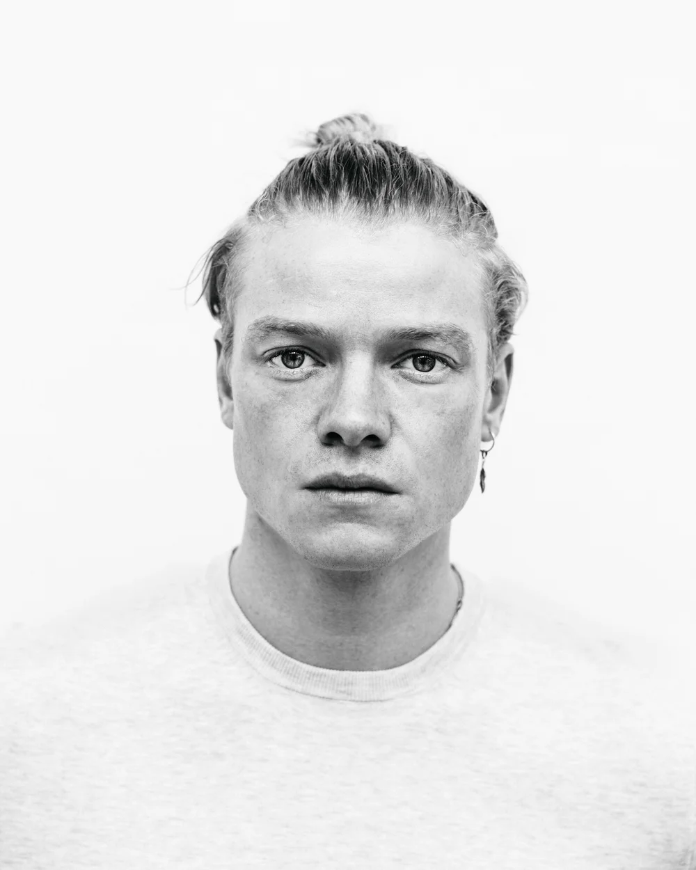 Interview with White Lines actor Tom Rhys Harries for The Rakish Gent ...
