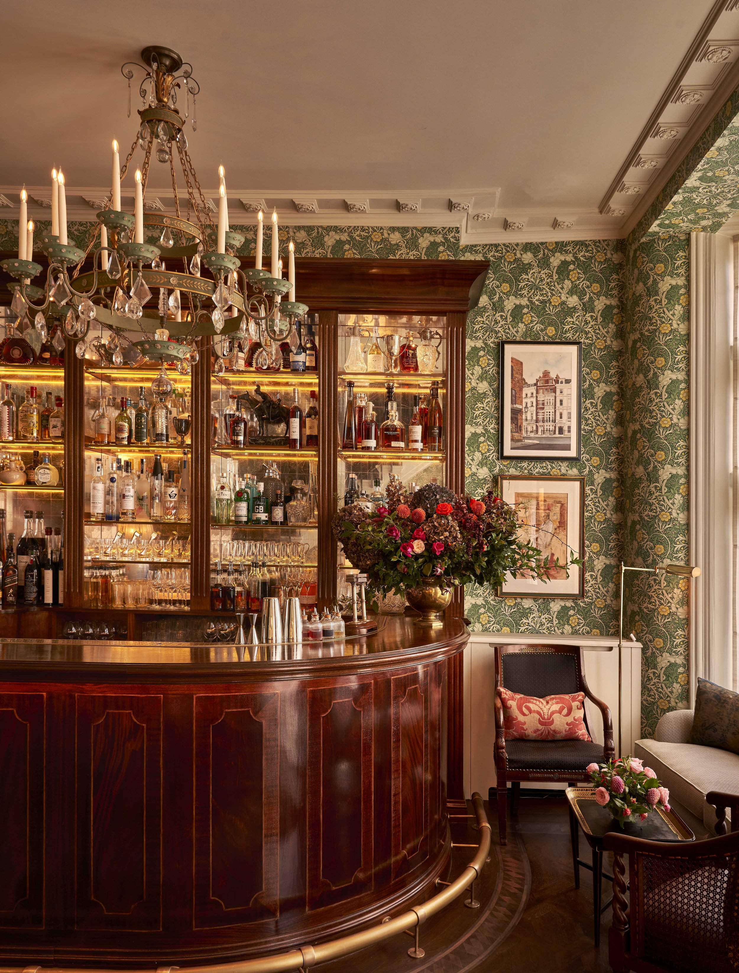 Mark’s Club Reopens After Elegant Refurbishment, Offering Updated Dining and Exclusive Amenities ...