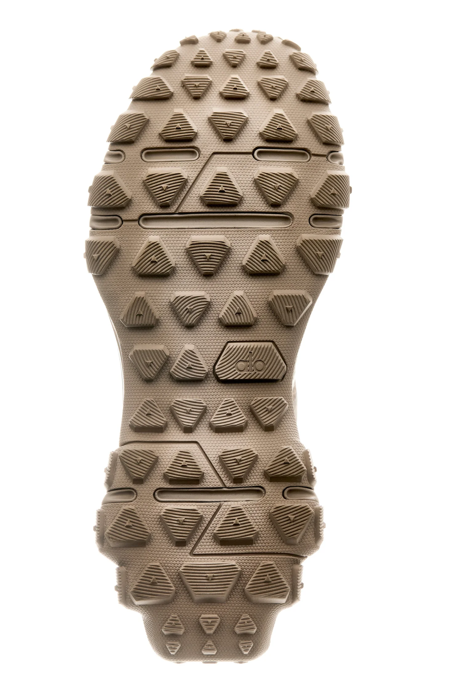 ALO Trail Launch: The Luxury Performance Trainer Redefining Studio-to ...