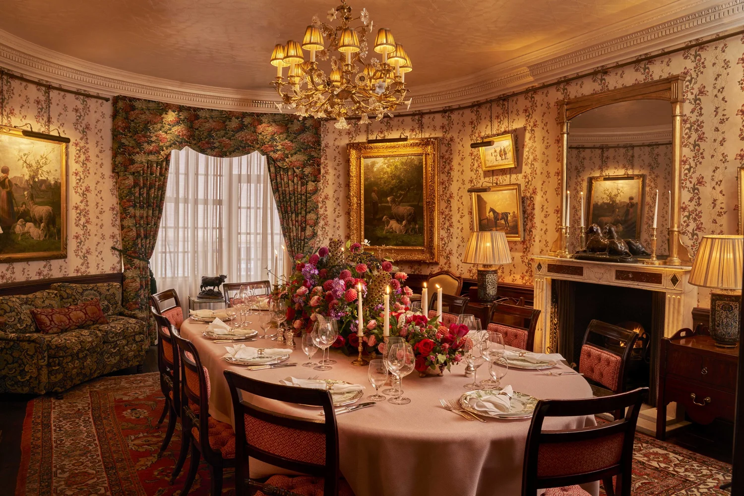 Mark’s Club Reopens After Elegant Refurbishment, Offering Updated Dining and Exclusive Amenities ...