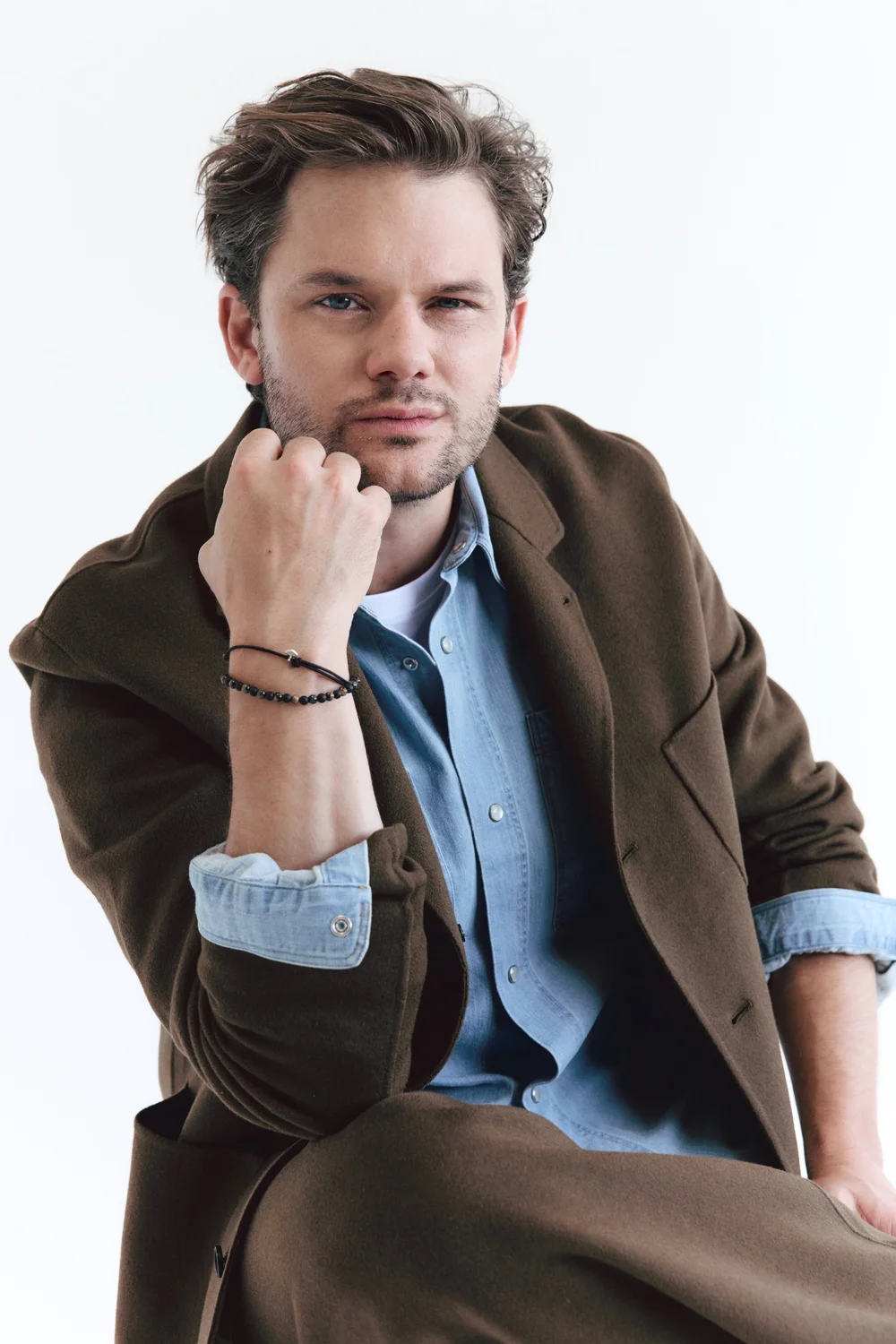 Exclusive - Jeremy Irvine on Outlander Prequel, Silent Hill ...