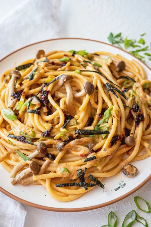 Creamy Miso & Mushroom Pasta — The Yummy Vegan