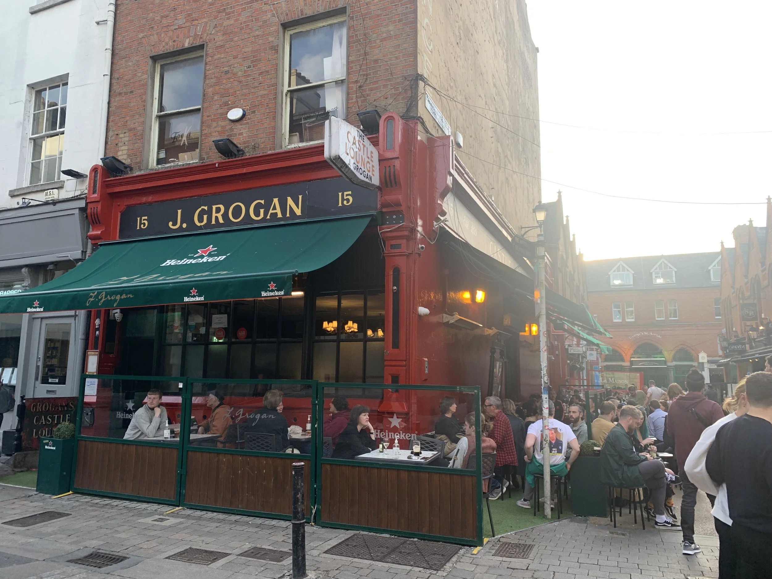 Grogans: Dublin — A Girl's Guide to Drinking Alone