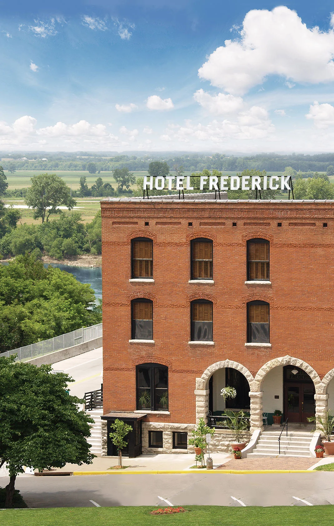 Hotel Frederick | Historic Hotel in Boonville, Missouri
