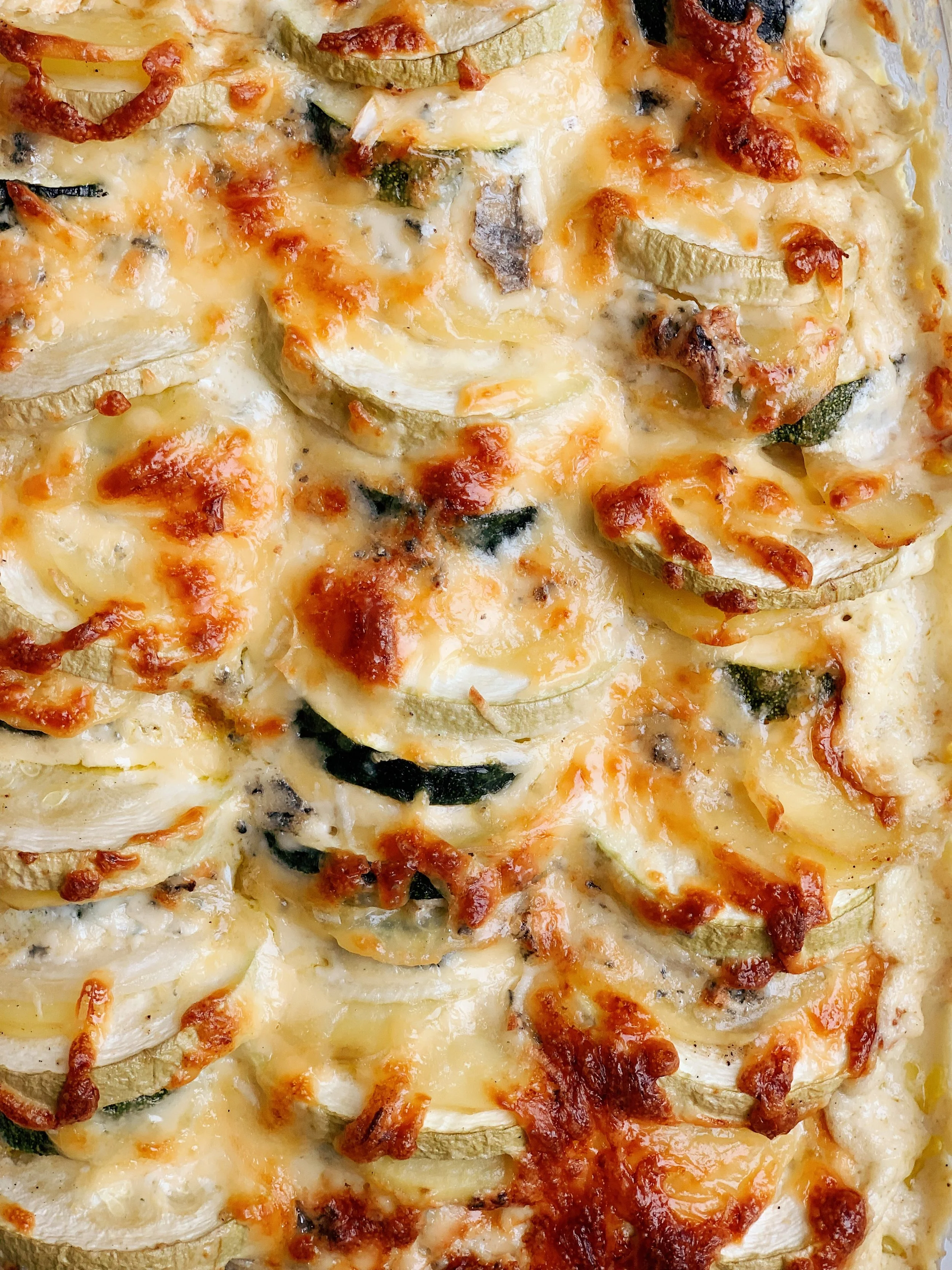 idejas vakariņām — sāku — našķoties