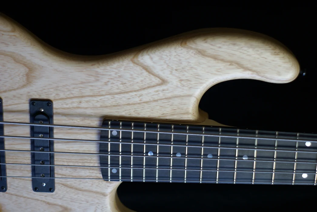 Headless — Hot Wire Bass