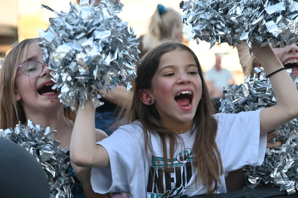 Thousands Line Parade Route On Perfect Evening For A Parade — MJ ...