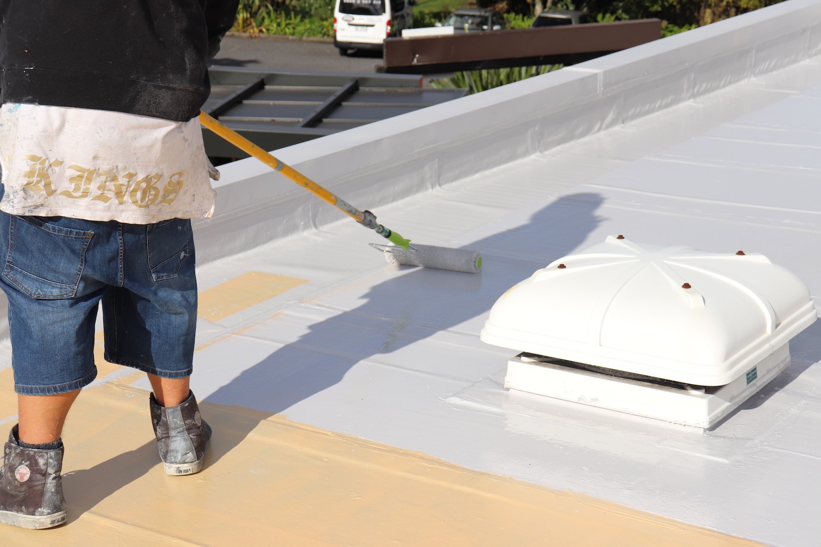 Flat Roofs — Seamless Coatings