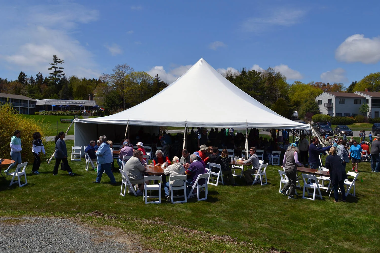 Community Cookout Draws a Crowd — The Neighborhood House