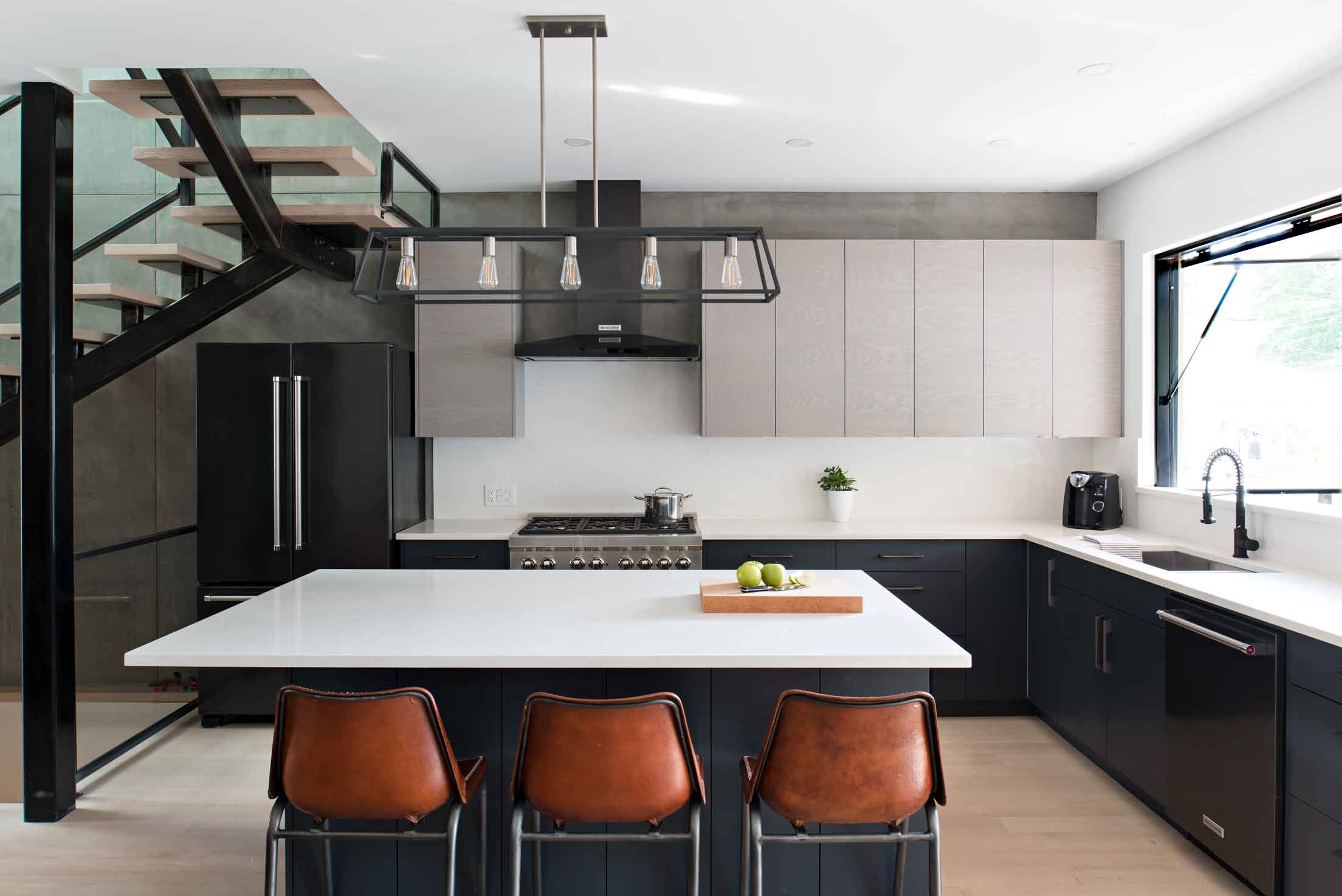 Expanse Pass Through Window System