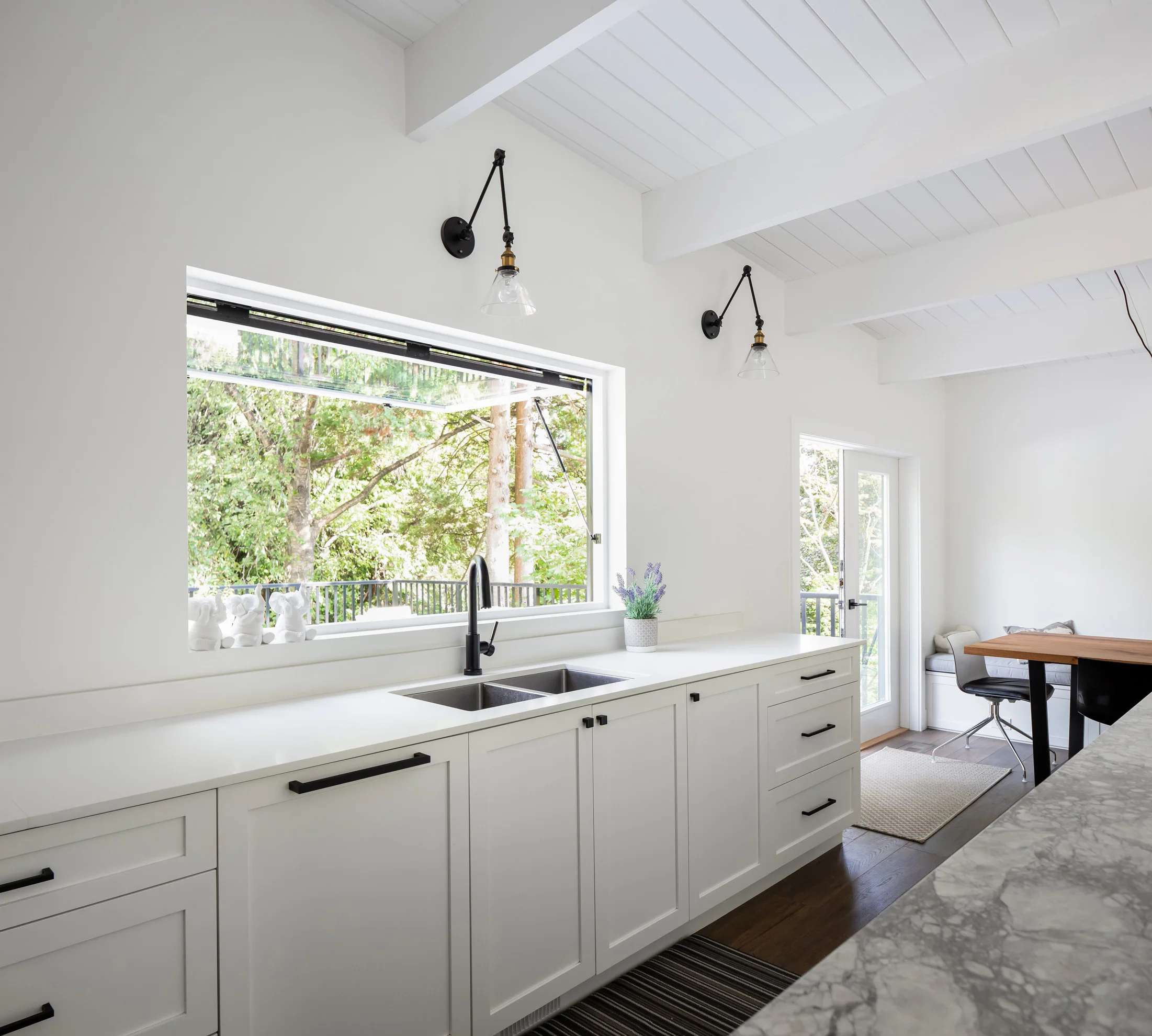 Expanse Pass Through Window System