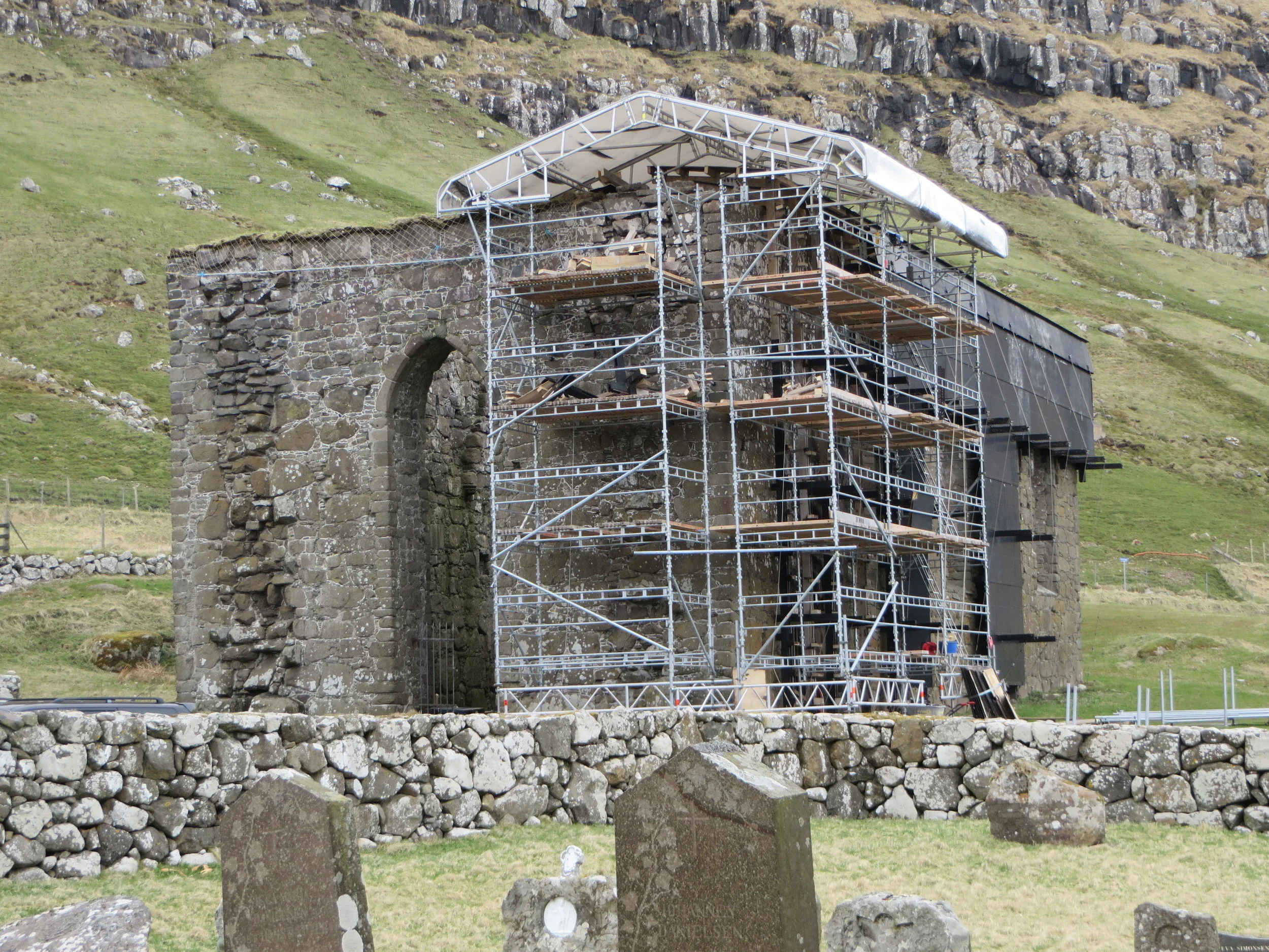 Kirkjubømúrurin — Tjóðsavnið