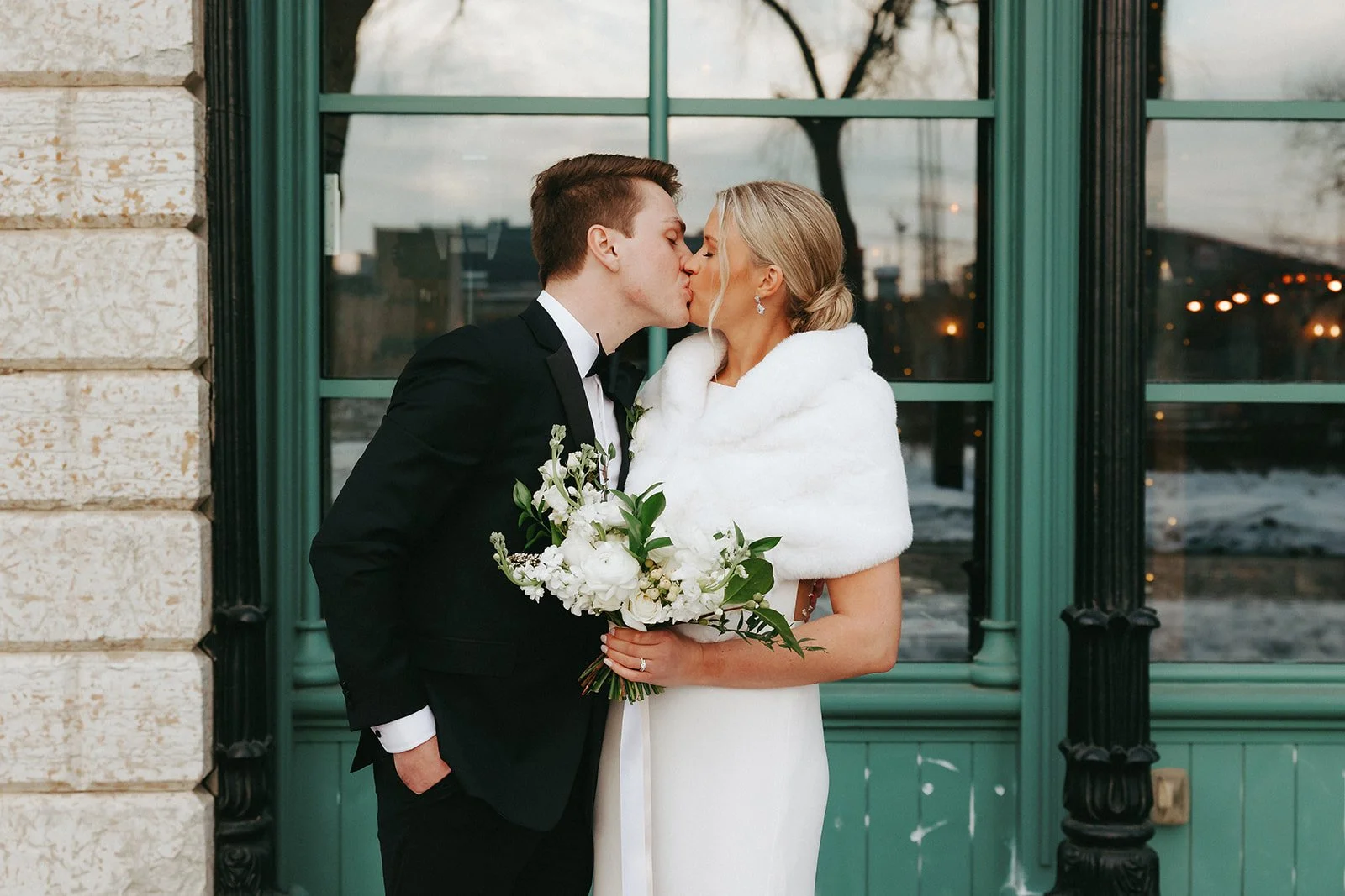 NYE Wedding Overlooking downtown Minneapolis — Essen