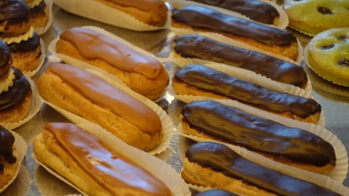 Eclair : an iconic French pastry