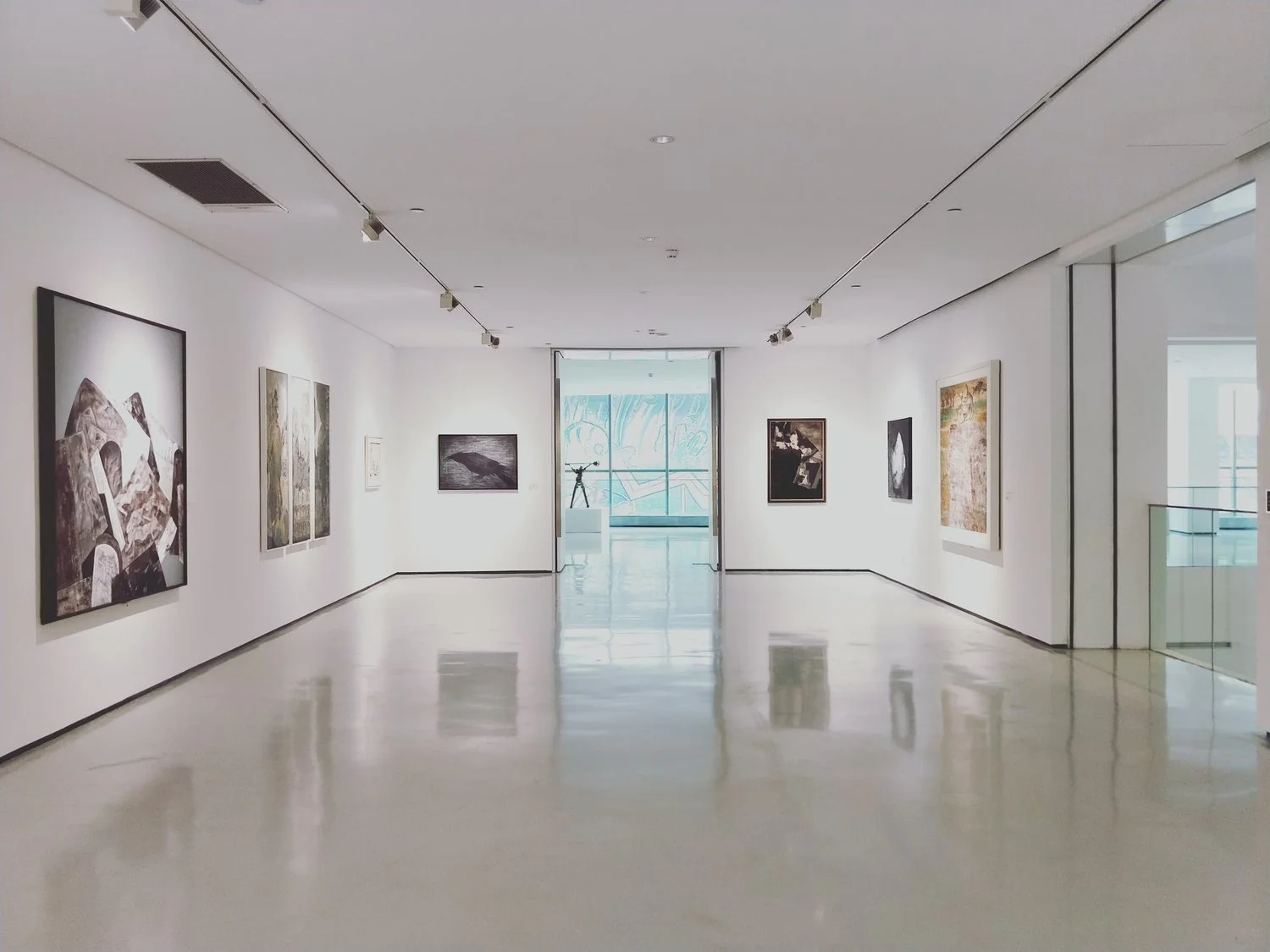 Five Ways to Display Art in an Exhibition — Contemporary Musings