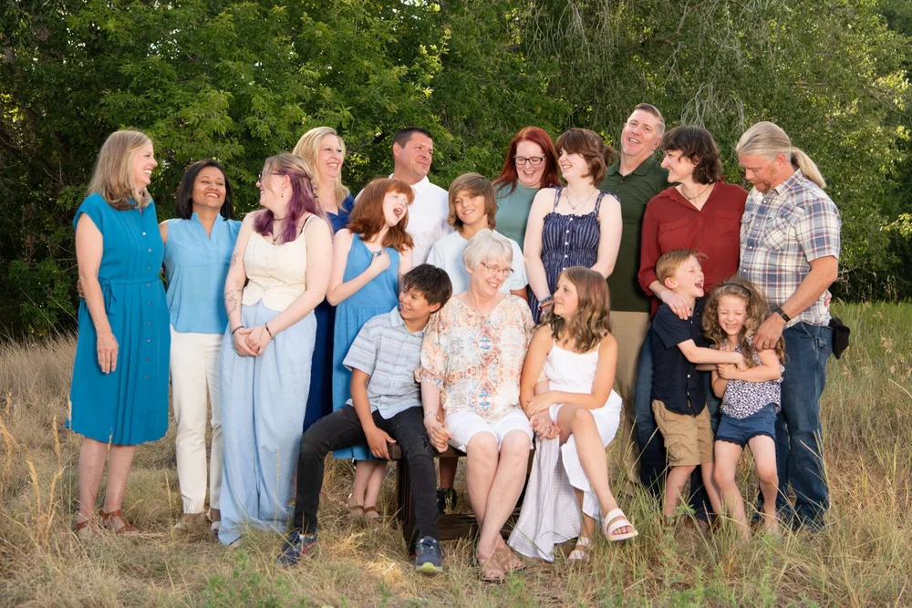 Why Outdoor Family Photo Sessions are Perfect for Capturing Natural ...