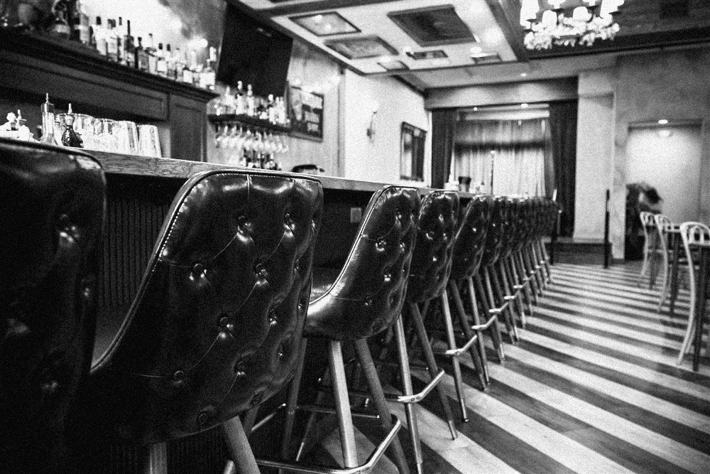 ABOUT — R Bar & Restaurant