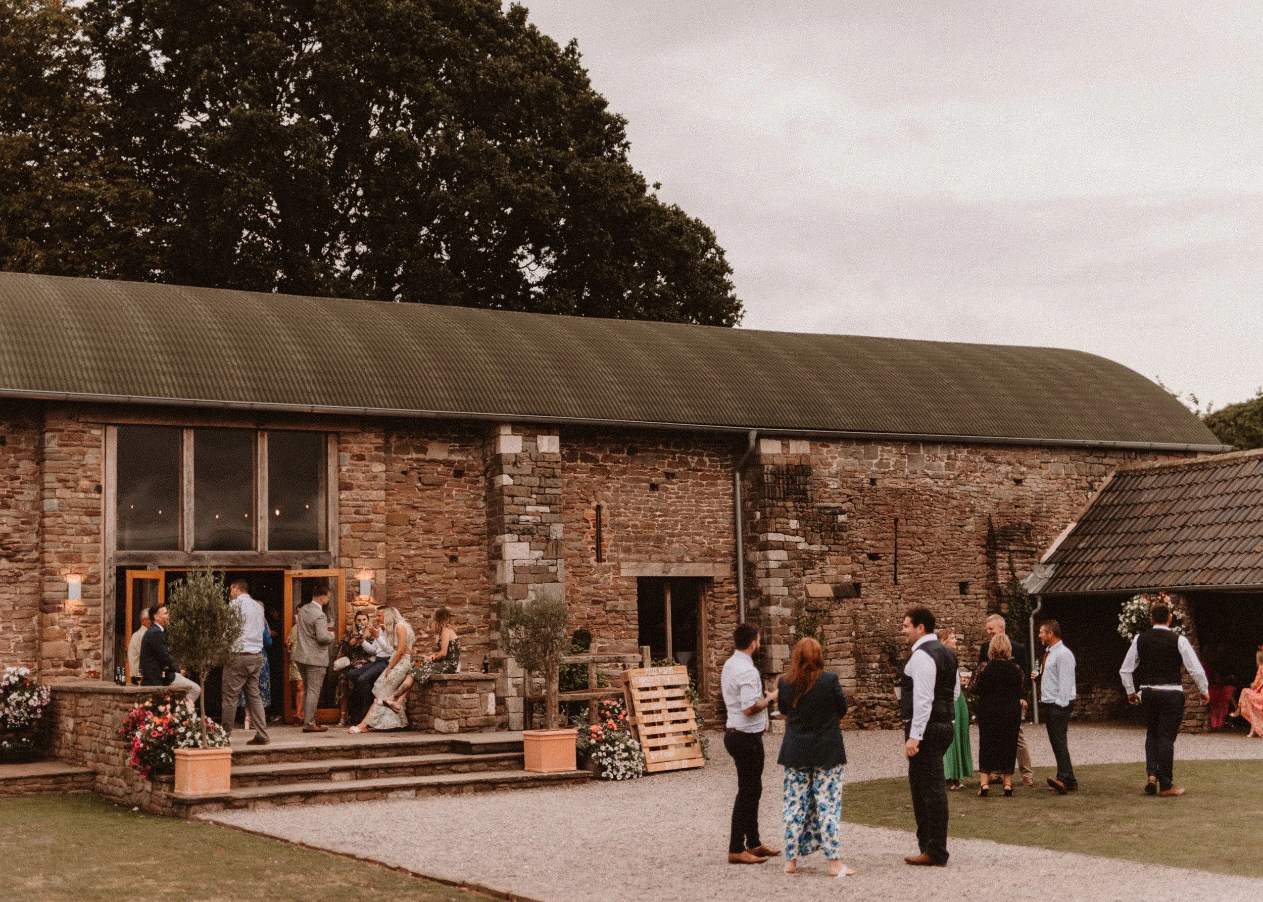 Naas Court Farm | Forest of Dean (Gloucestershire) Barn Wedding Venue