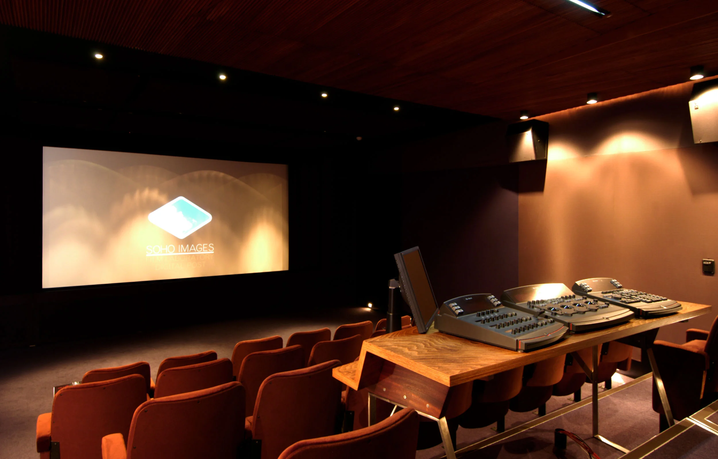 Soho cinema — Modernarc