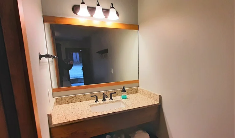 LODGINGS — Cedar Springs
