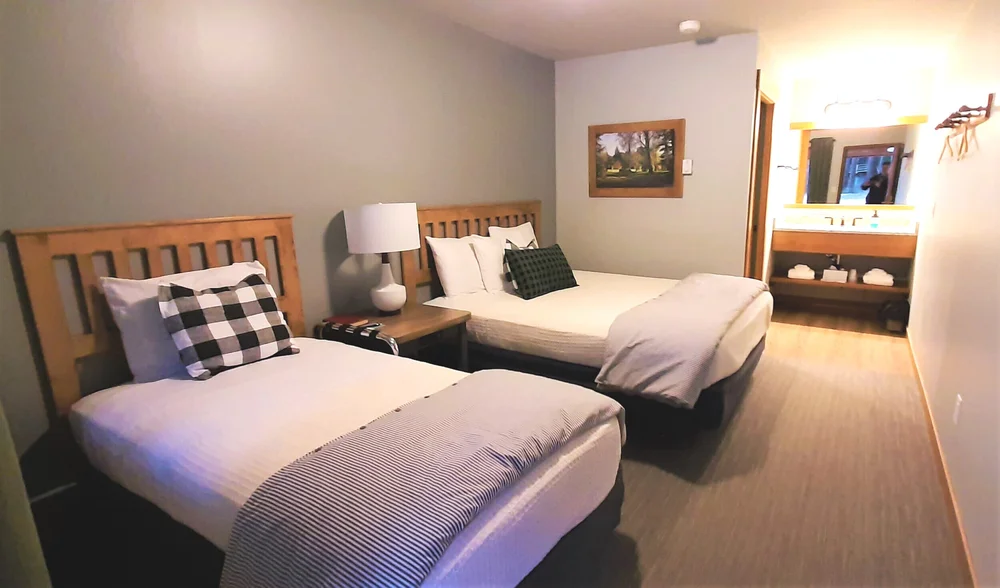 LODGINGS — Cedar Springs