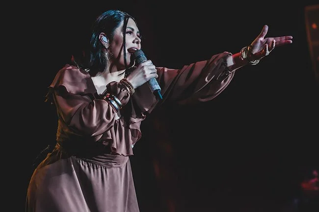 Con dos fechas agotadas en el Auditorio Nacional, Yuridia deslumbra en el arranque de su gira Pa ...