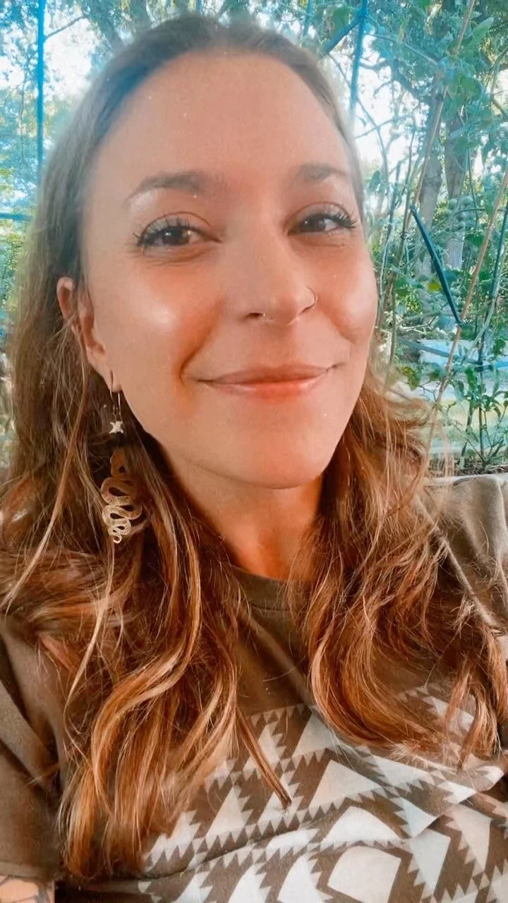 CONNECT — Lindsay Lou