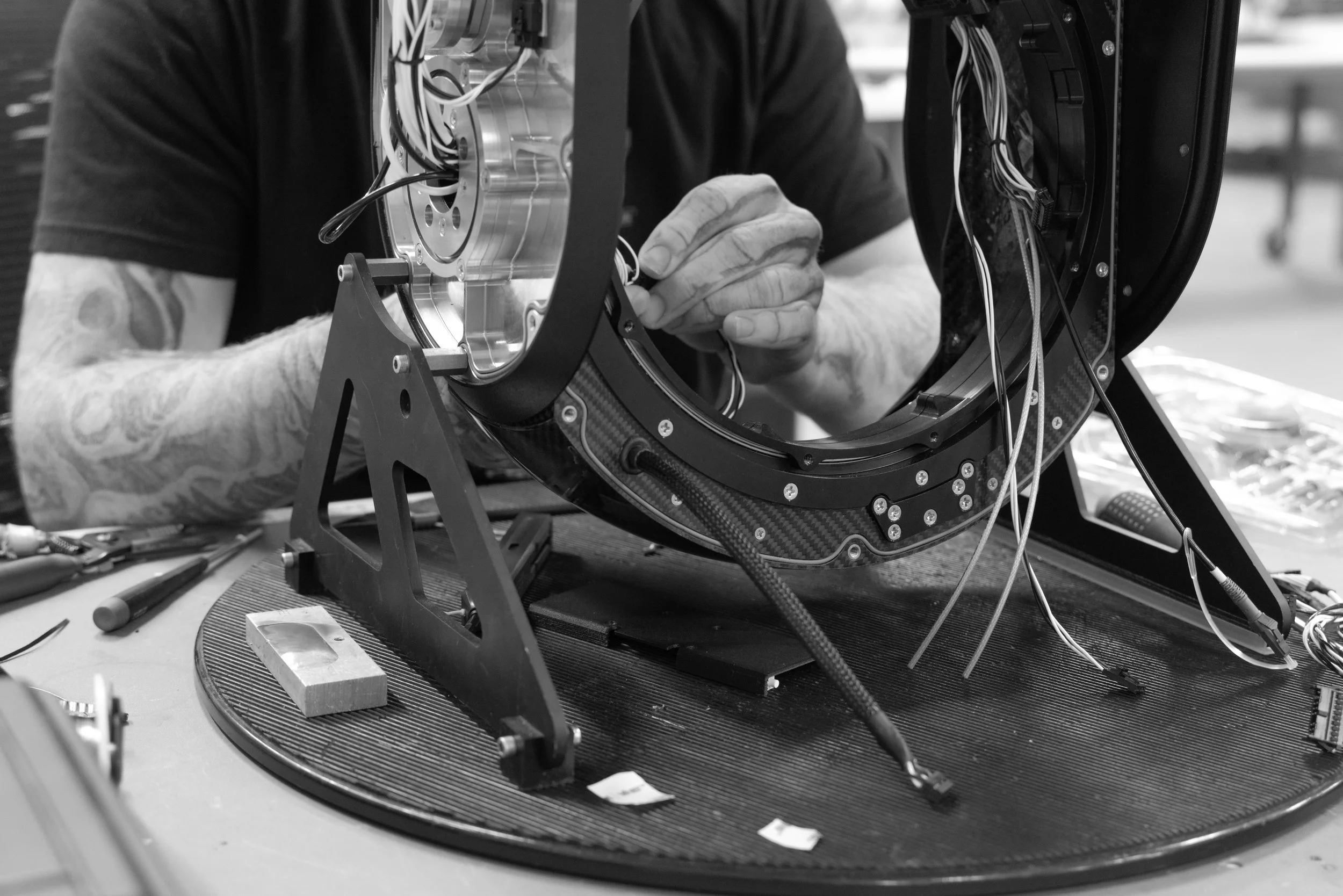 Tabletop Gimbal Legs — Gyro-Stabilized Systems