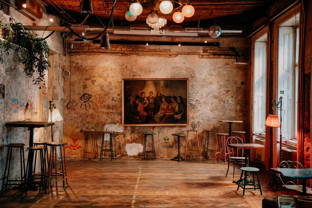Exploring Budapest's Iconic Ruin Bar, Szimpla Kert | The Common Wanderer