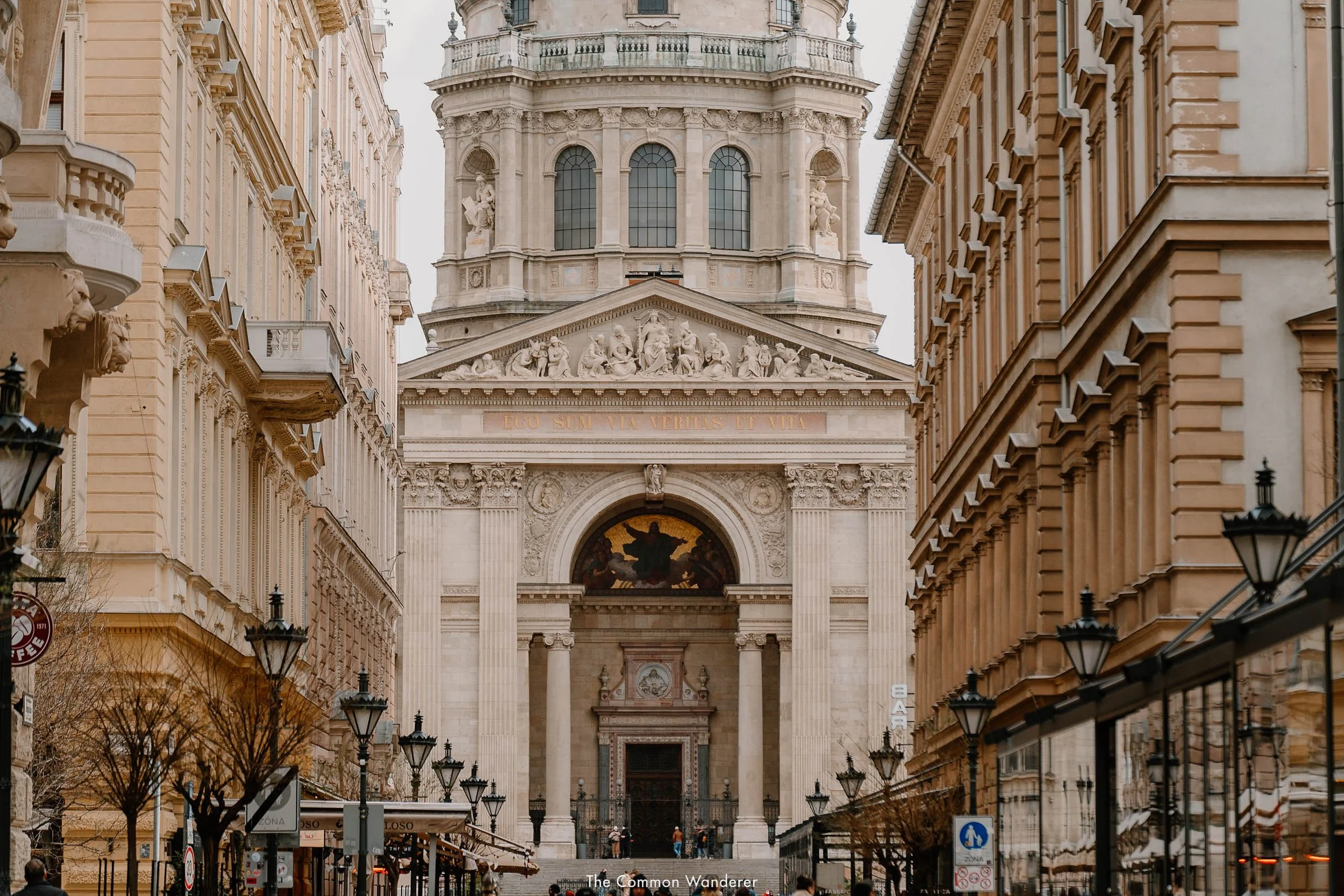 How To Visit The Imposing St. Stephen's Basilica, Budapest | The Common ...