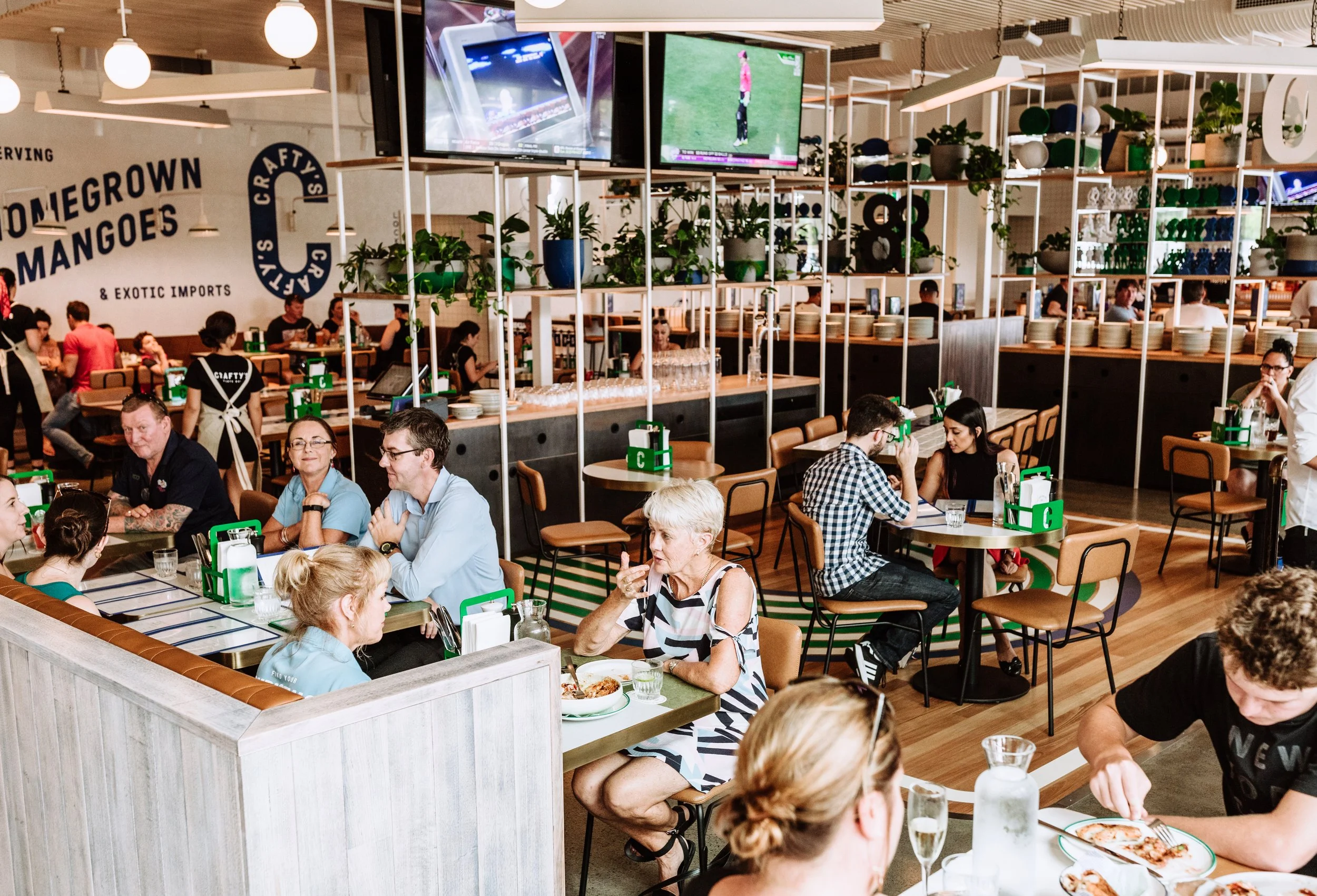 CRAFTY'S SPORTS BAR — SITE HOSPITALITY