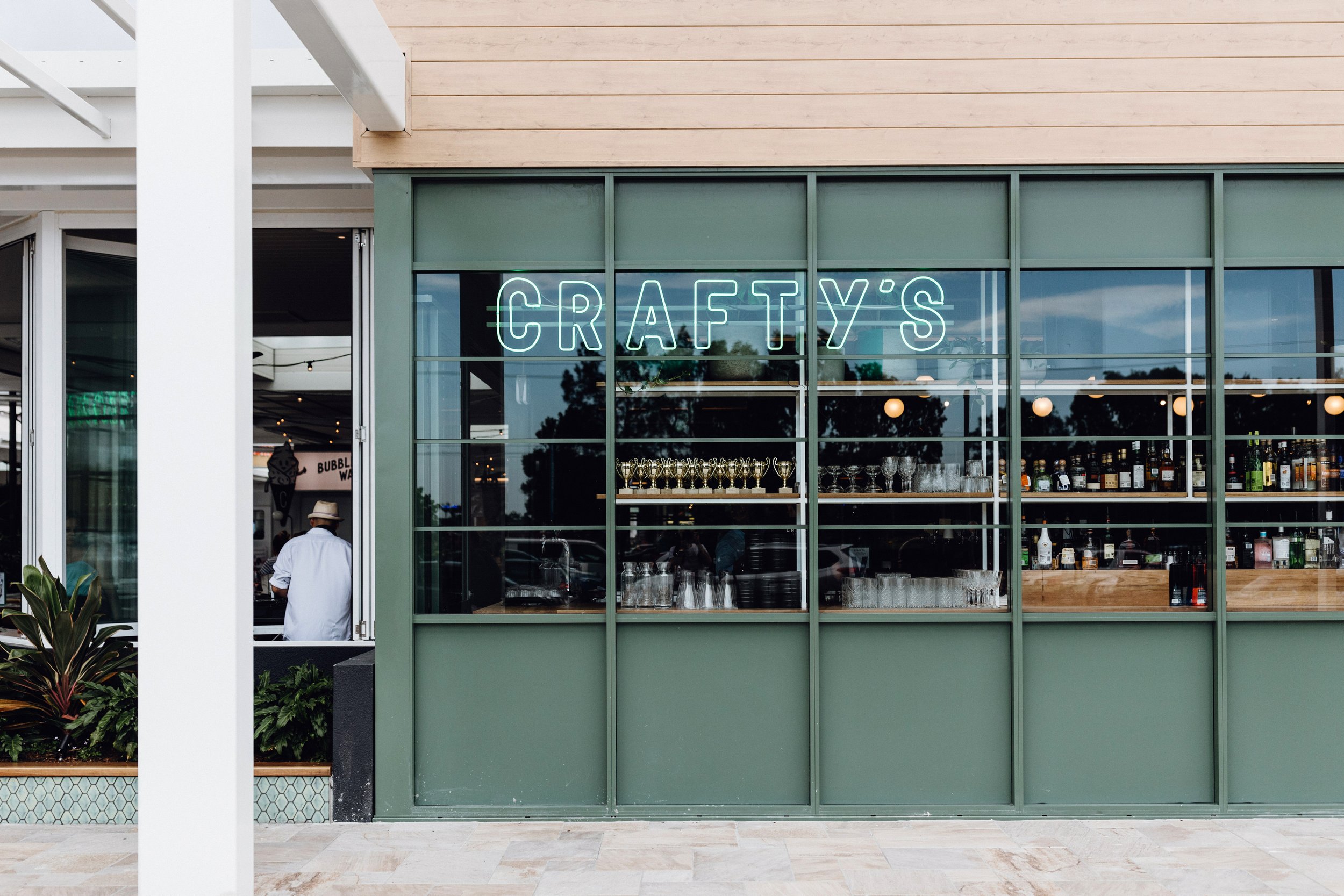 CRAFTY'S SPORTS BAR — SITE HOSPITALITY
