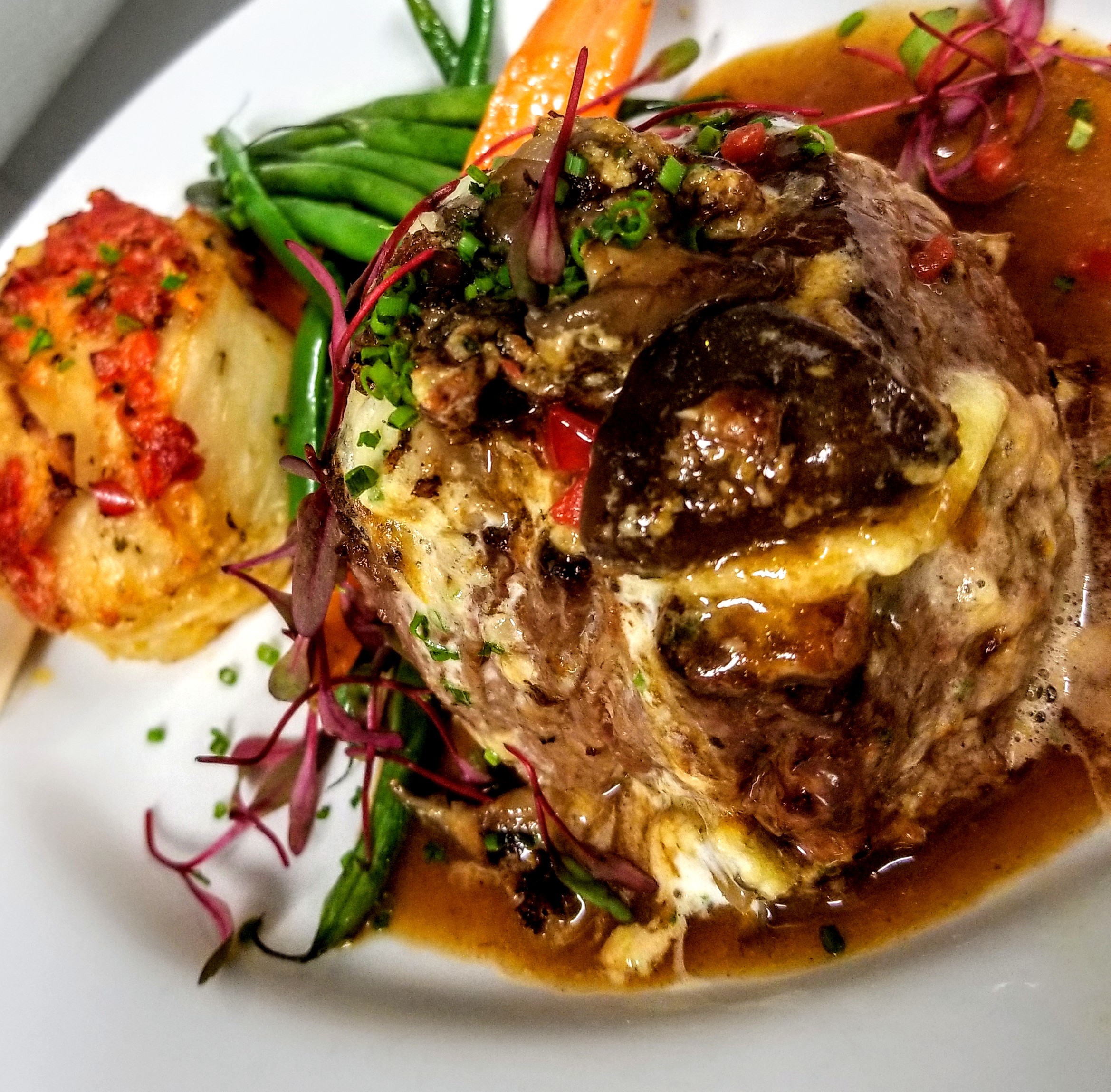 Illusive Restaurant &Bar