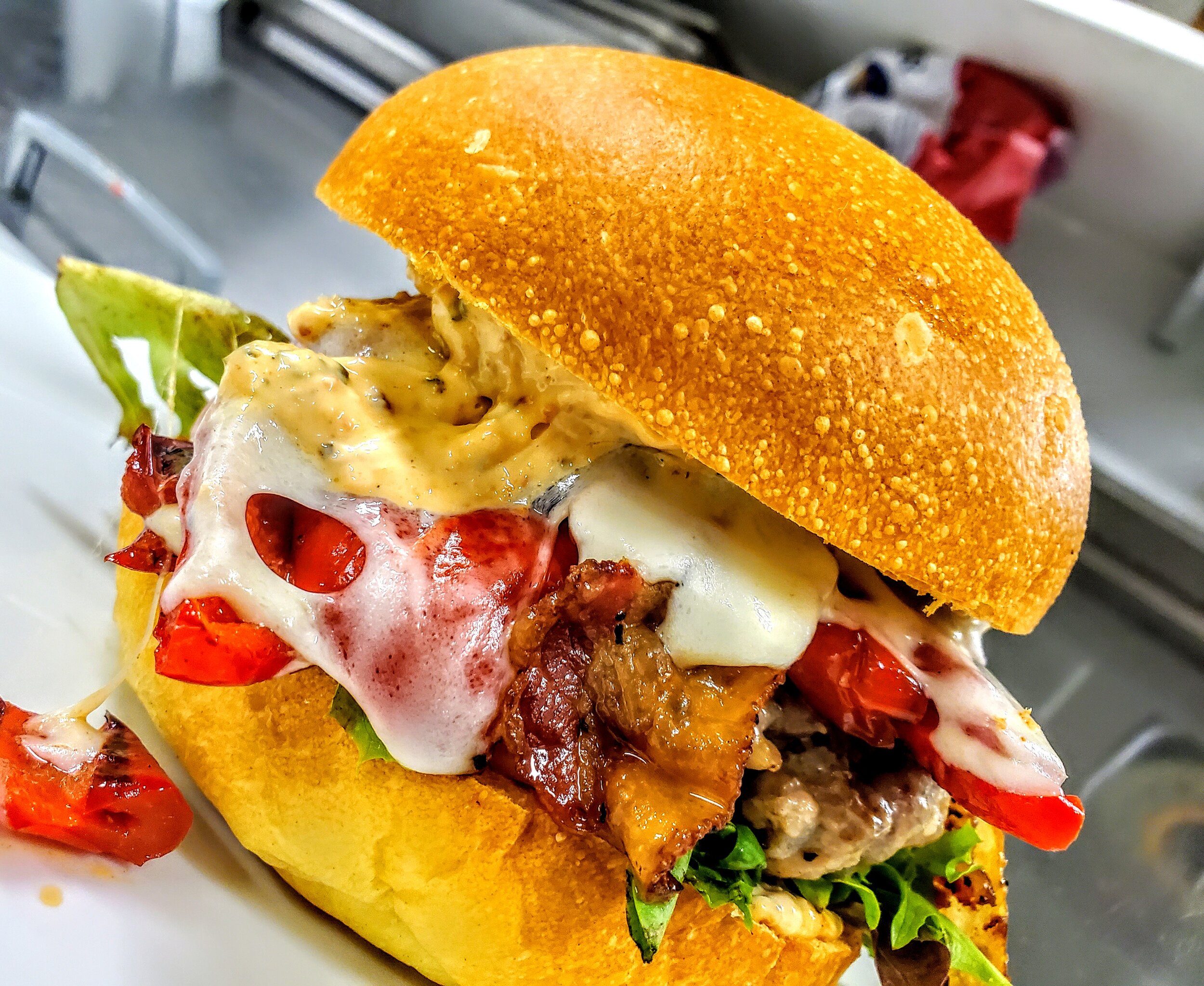 Illusive Restaurant &Bar