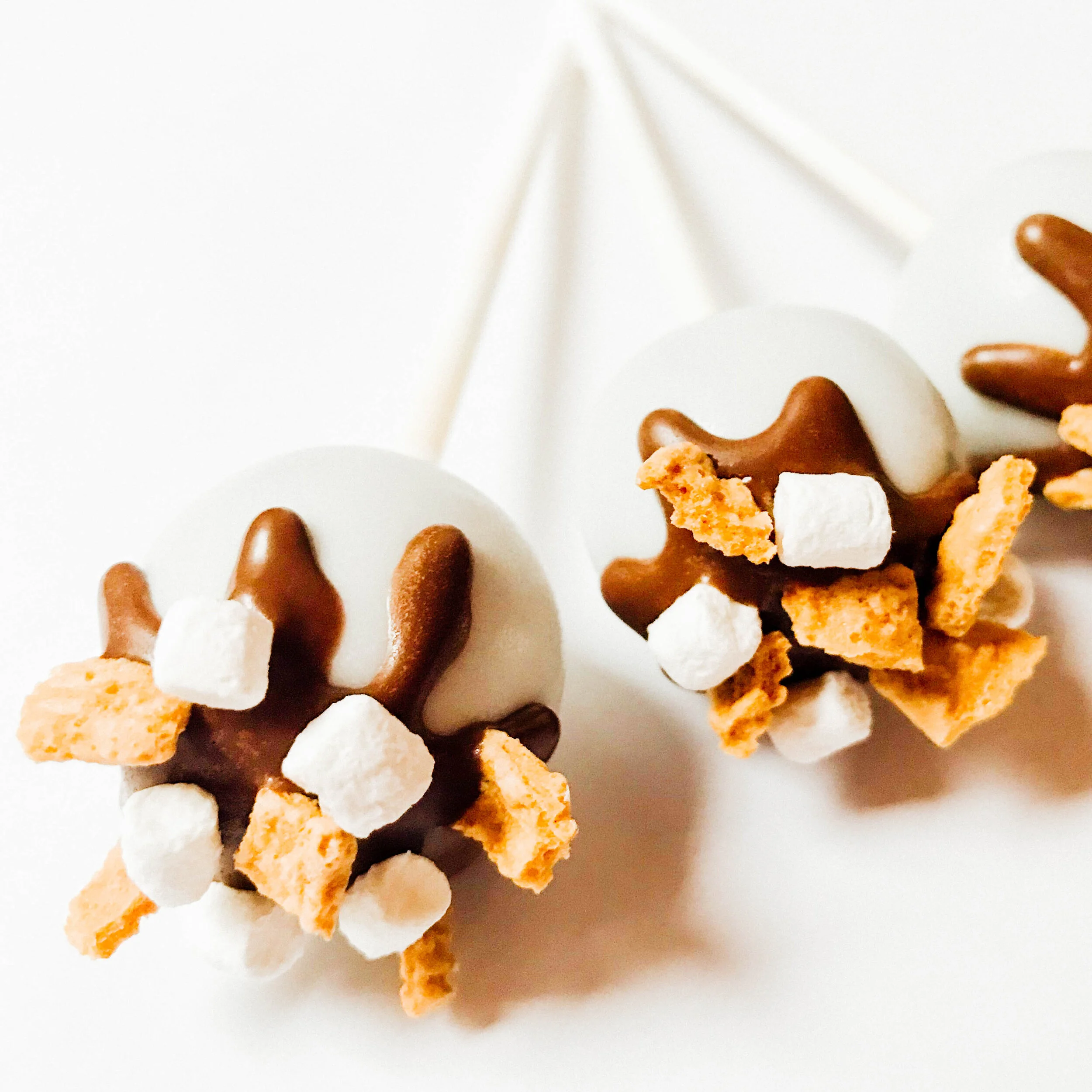 Custom Pops — Daisy Pops