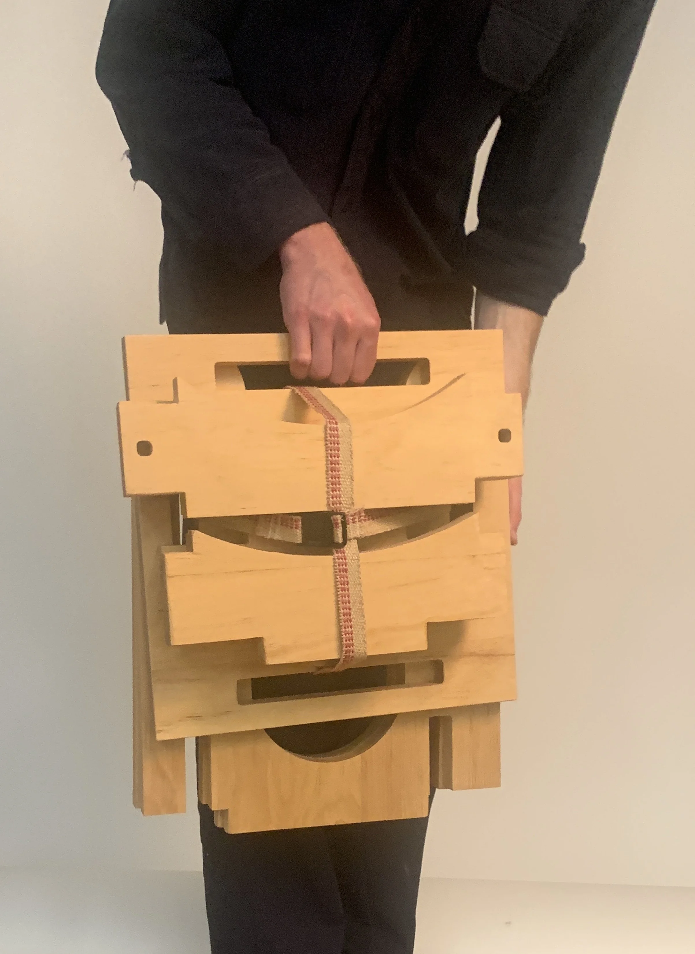 dis/assembly chairs — MAXWELL FERTIK